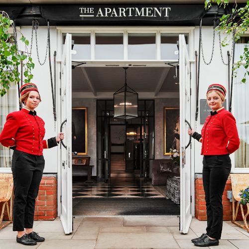 Bicester Village VIP with Luxury Transportation - Evan Evans Tours